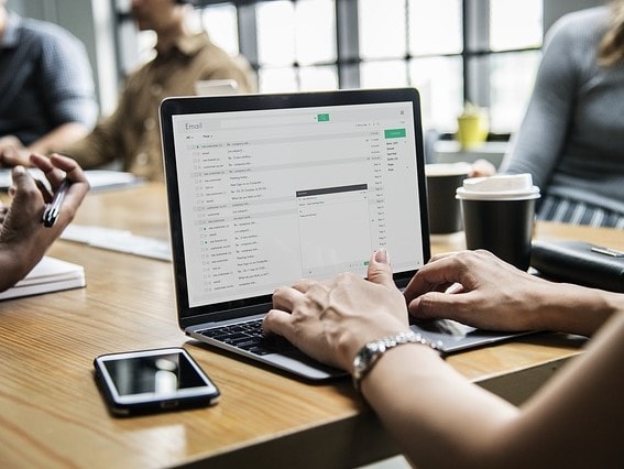 Learn how to use emailing software properly - Logitheque English